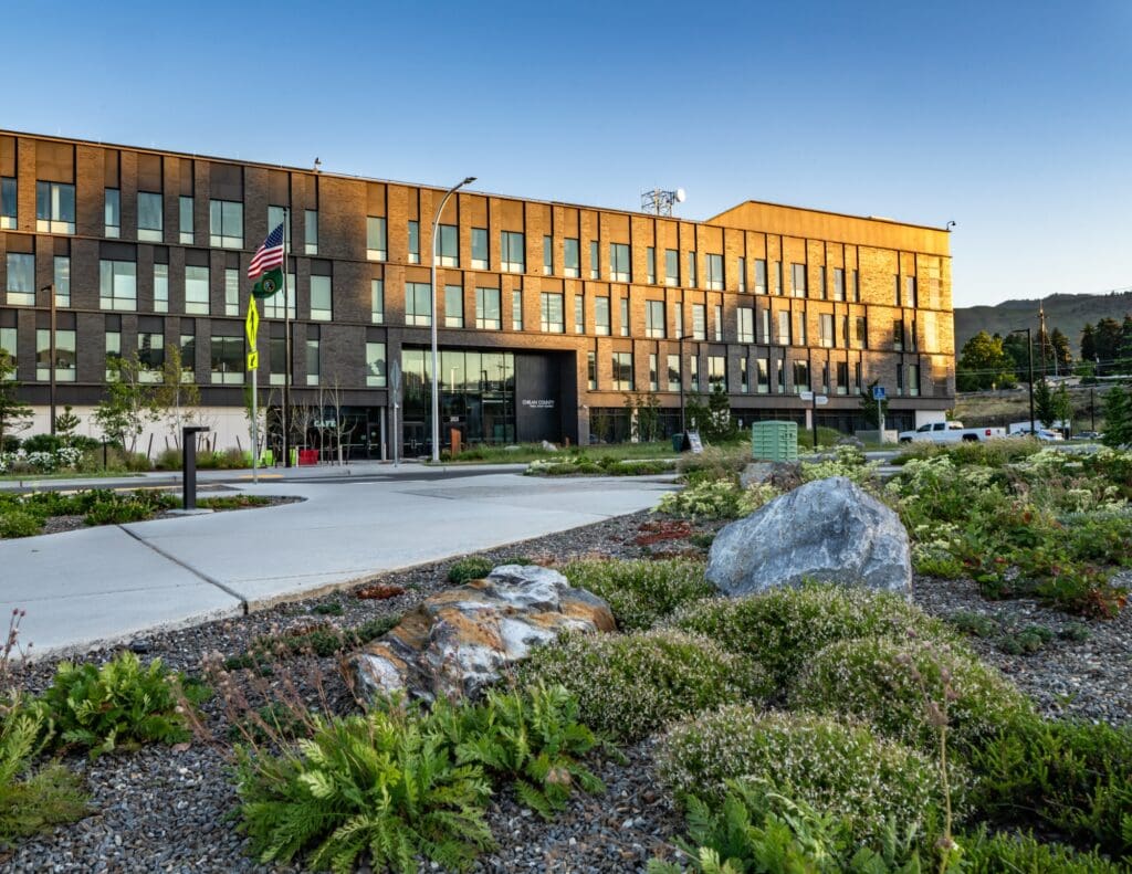 The Chelan County Public Utility District Service Center - Berger ...